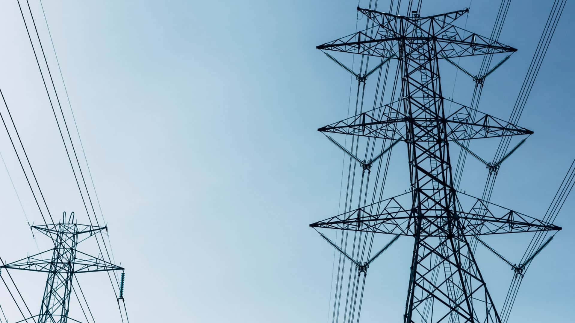 Alerta en la red eléctrica: así te afecta que esté saturada al 83,4%